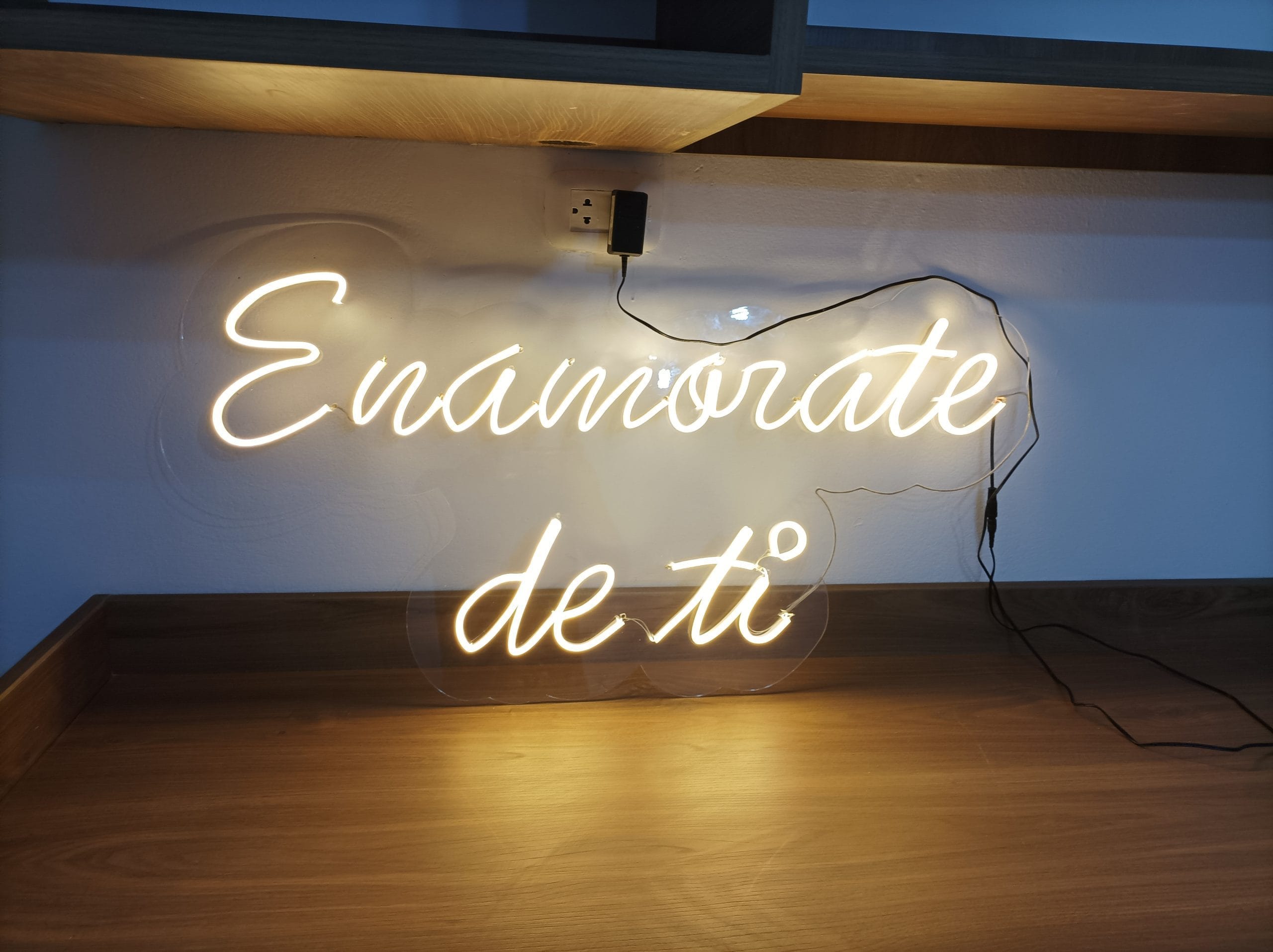 Letrero con luz de neón (personalizado) - Proyecto 3A Mueble